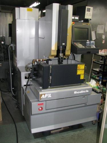 放電加工機【2001126】㈱ソディック製中古放電加工機AP1L2005年製買取 | 中古機械の買取、中古工作機械の買取なら機械買取.COM
